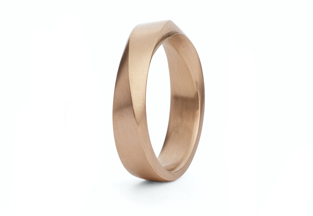 Wide Mobius Top Twist Wedding Band